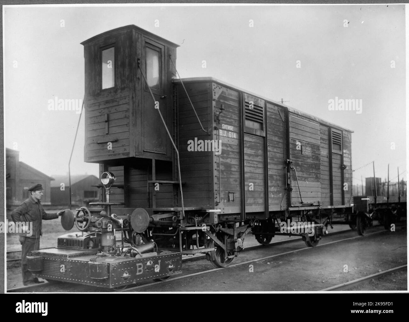 Bergslagerna's railways, BJ GMH 614, freight wagon with a cab and a ...