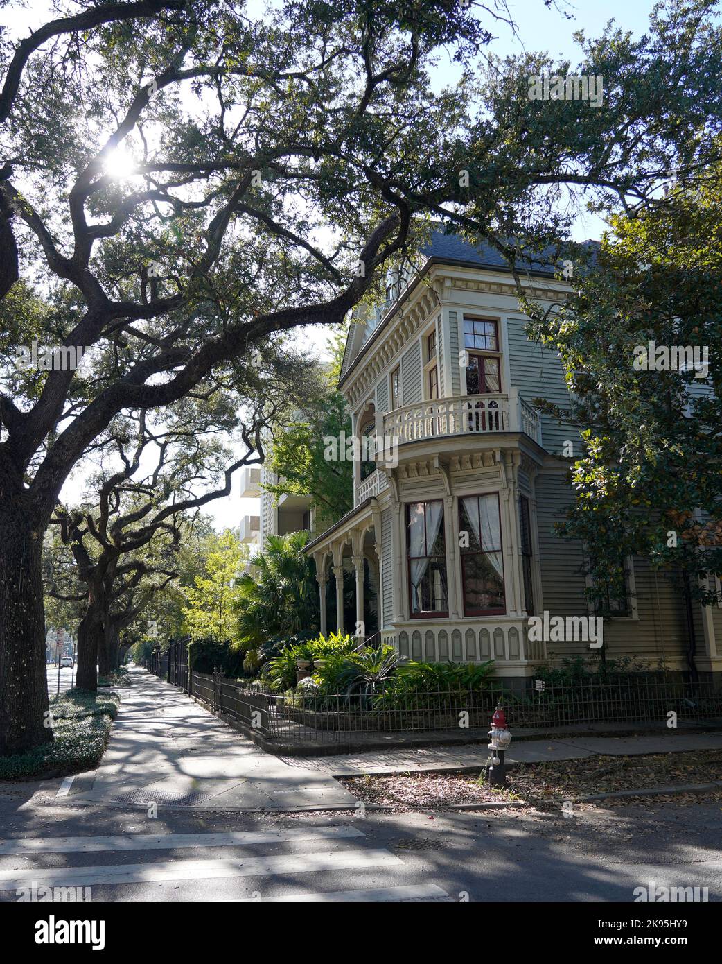 New orleans mansion new orleans mansions hi-res stock photography and ...