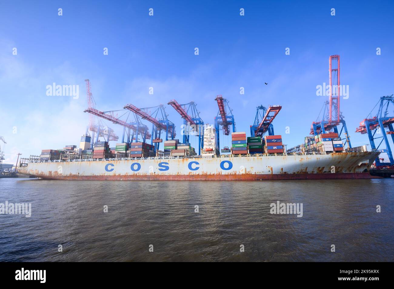 Hamburg, Germany. 26th Oct, 2022. The container ship "Cosco Pride" of ...