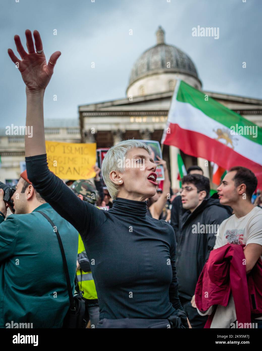 Women protesters in London, and around the world cut their hair in ...