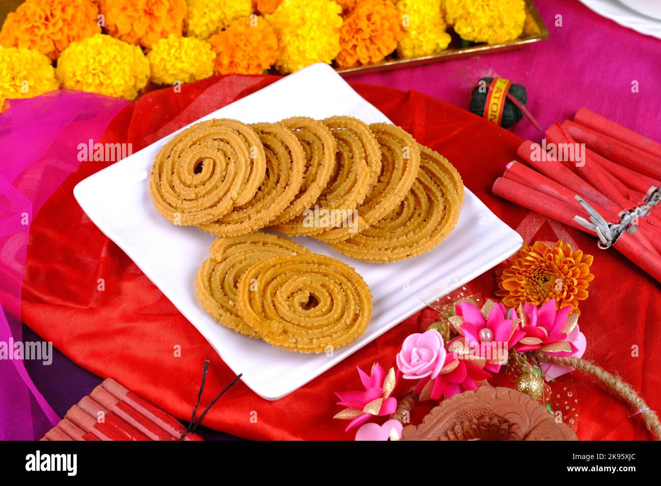 Traditional Indian Diwali snacks Chakali, murukku, Indian Traditional ...