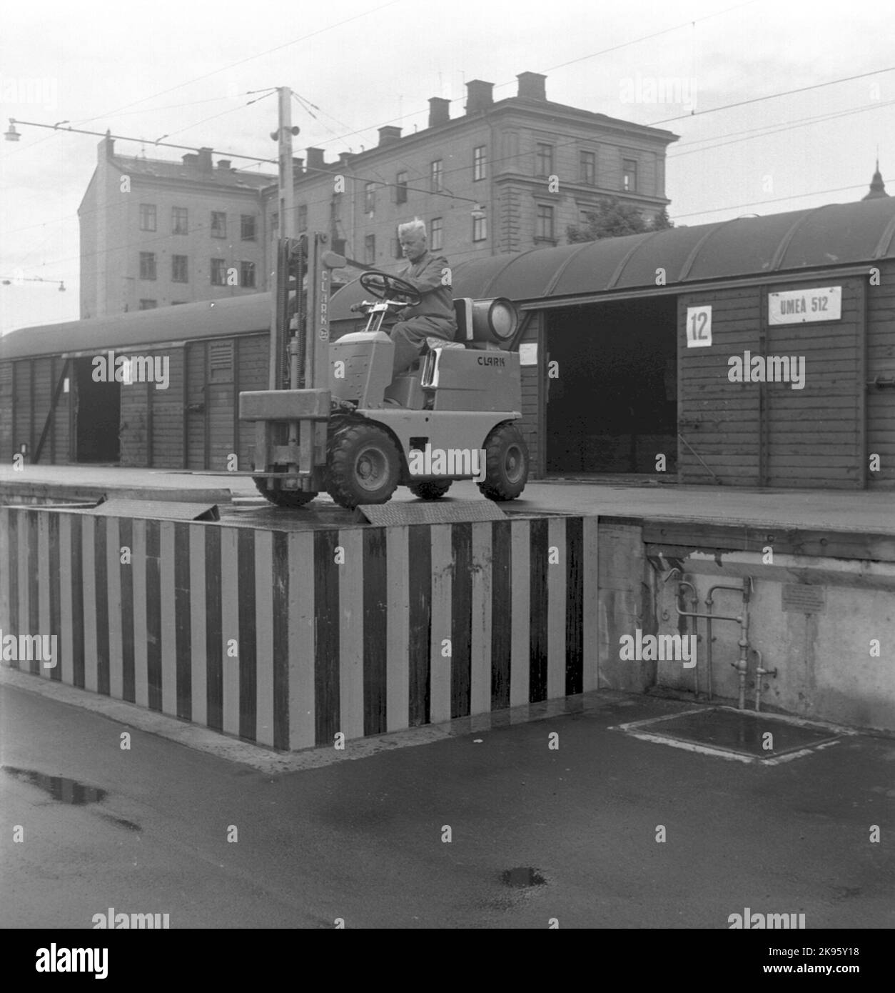State Railways, SJ. The Co -operative Association, KF's cargo dock at ...