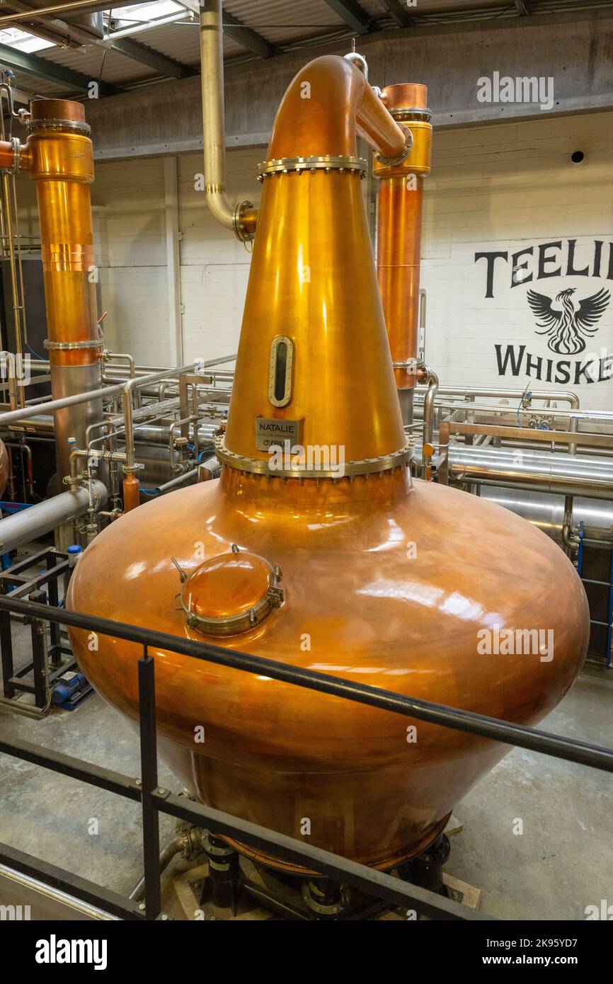 Copper still whisky hi-res stock photography and images - Alamy