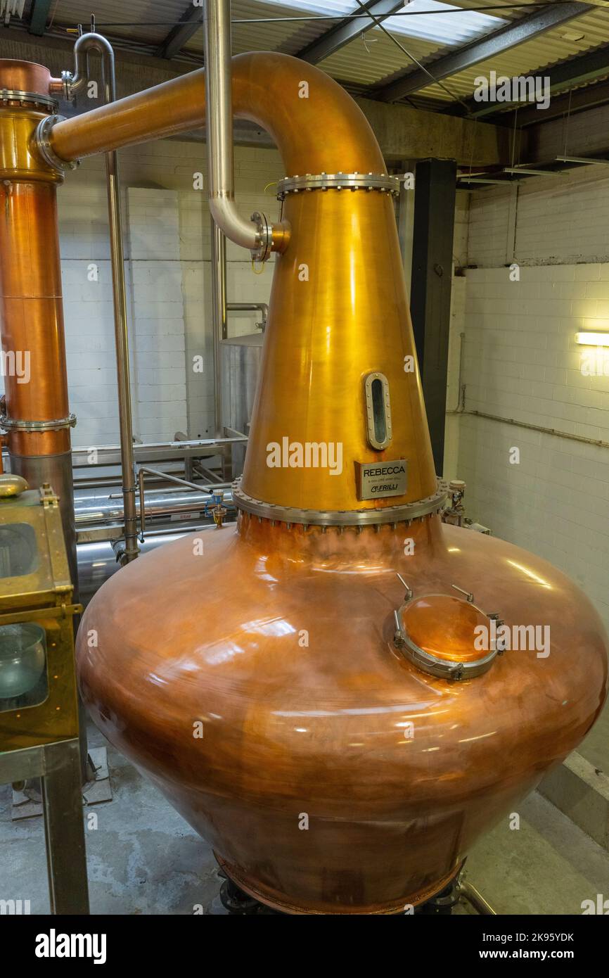 Copper still whisky hi-res stock photography and images - Alamy