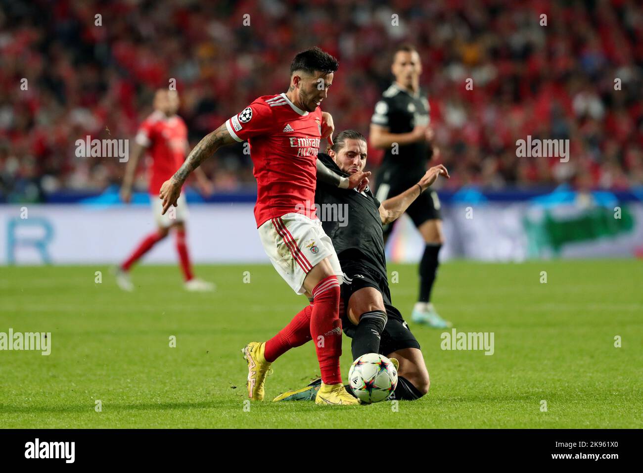 Lisbon, Portugal. 25th Oct, 2022. Enzo Fernandez of Benfica (L) vies ...