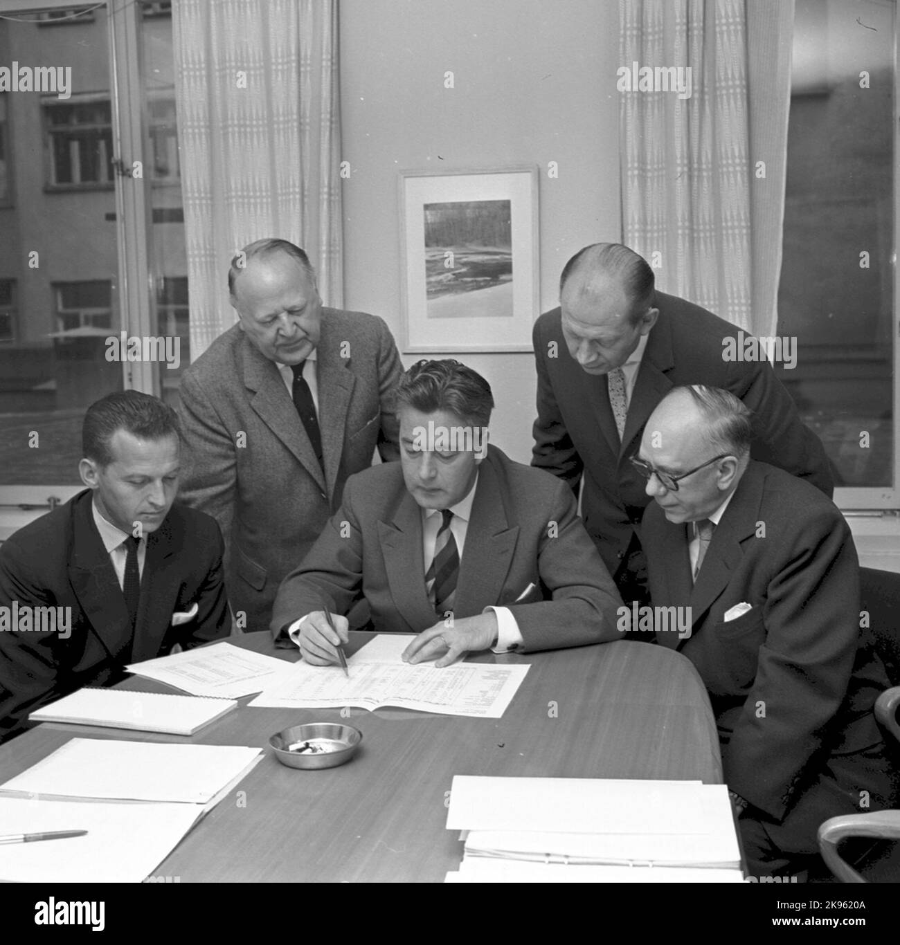 Foreign collaboration Black and White Stock Photos & Images - Alamy