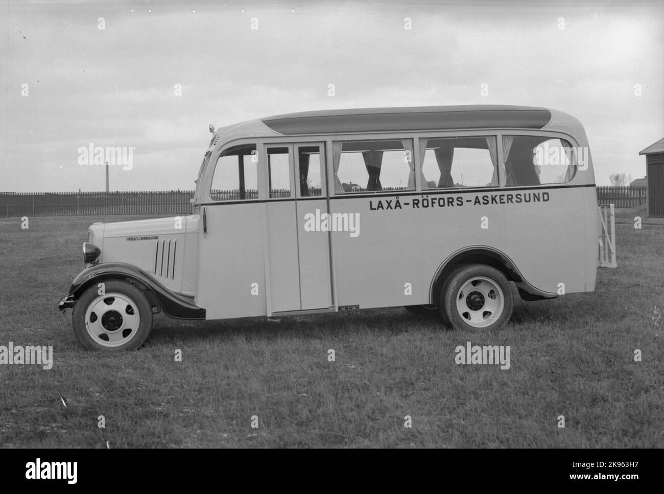 Chevrolet bus Black and White Stock Photos & Images - Alamy