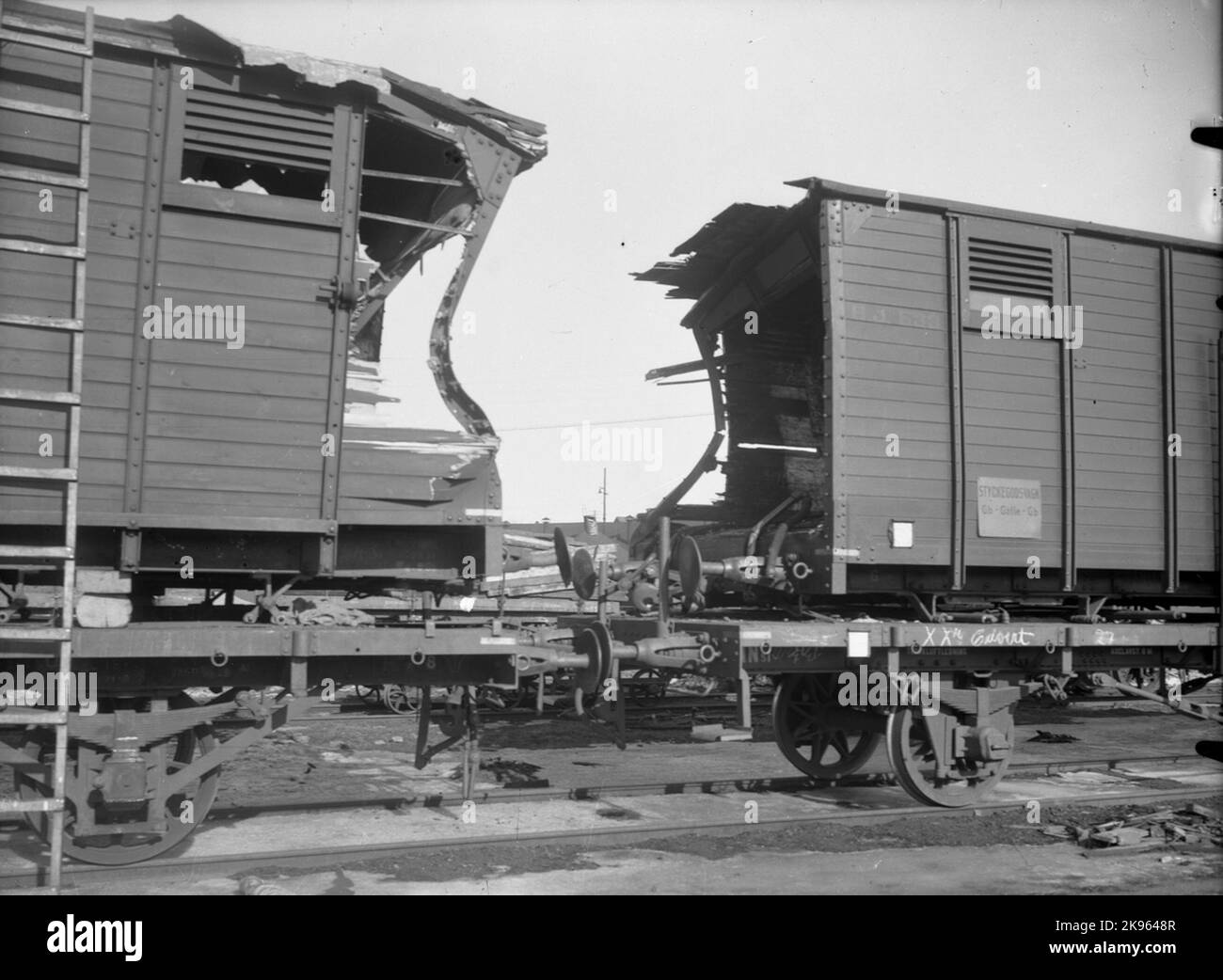 Damaged trolleys hi-res stock photography and images - Alamy
