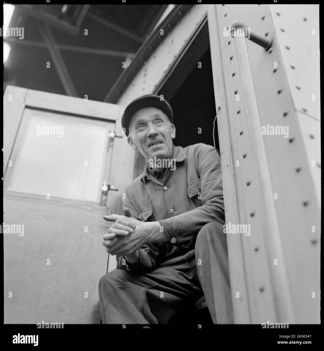 Harbor workers Black and White Stock Photos & Images - Alamy