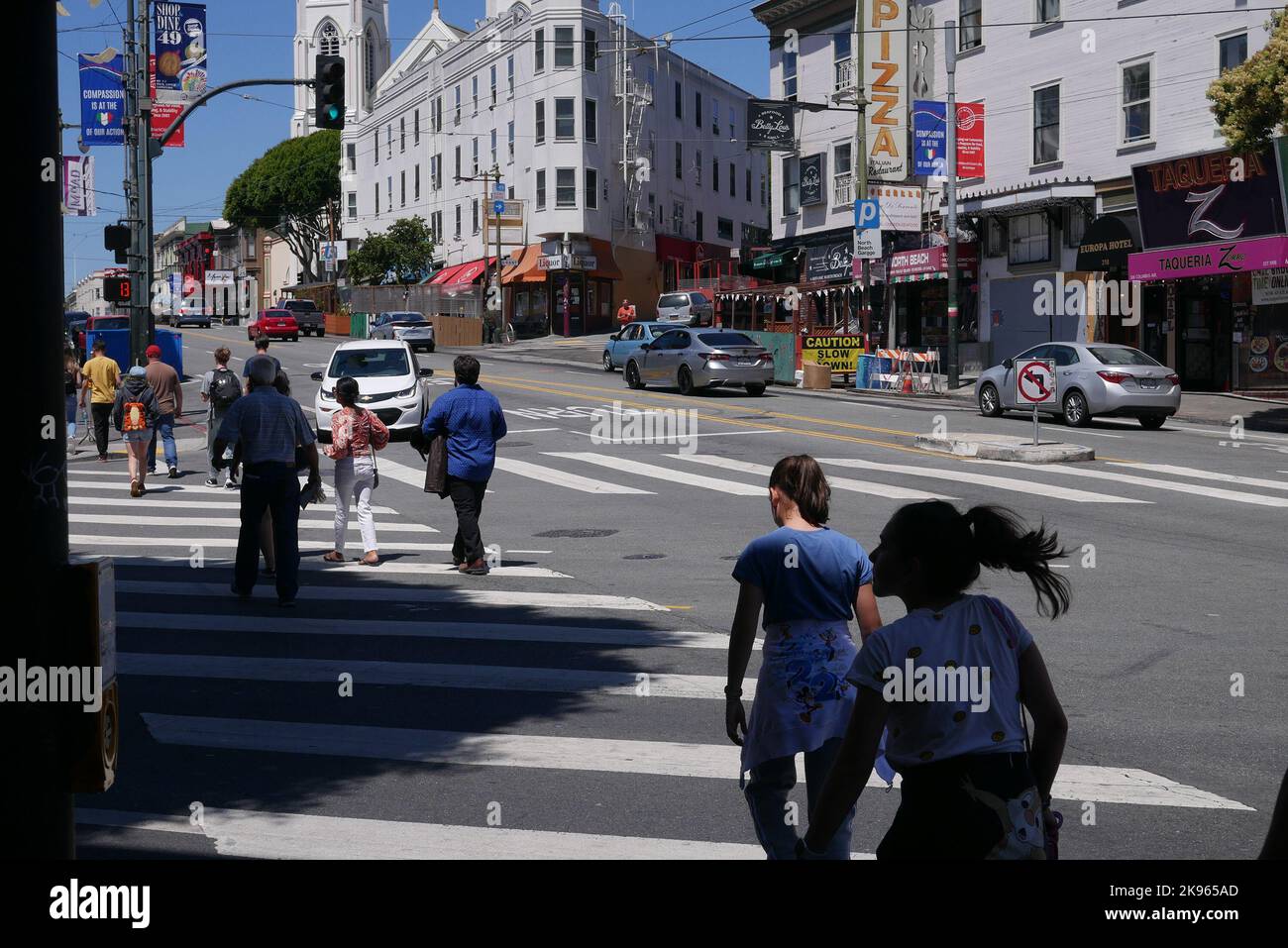 A view of an intersection along Columbus Ave in San Francisco ...