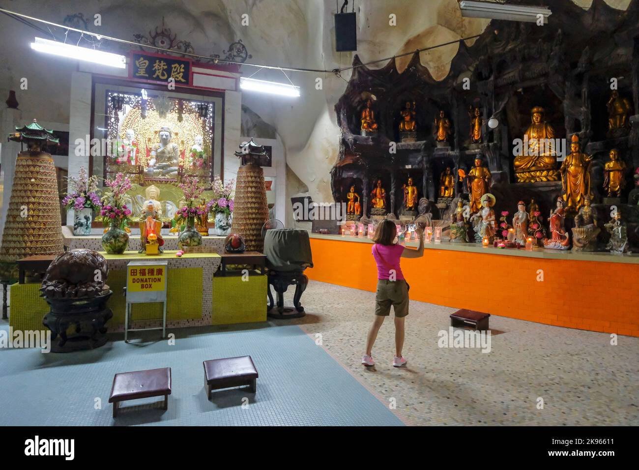 Ipoh, Malaysia - October 2022: Views of the Sam Poh Tong Temple ...