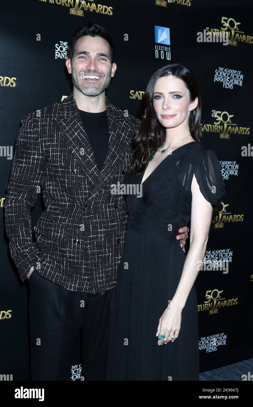 LOS ANGELES - OCT 25: Tyler Hoechlin, Elizabeth Tulloch at the 50th ...