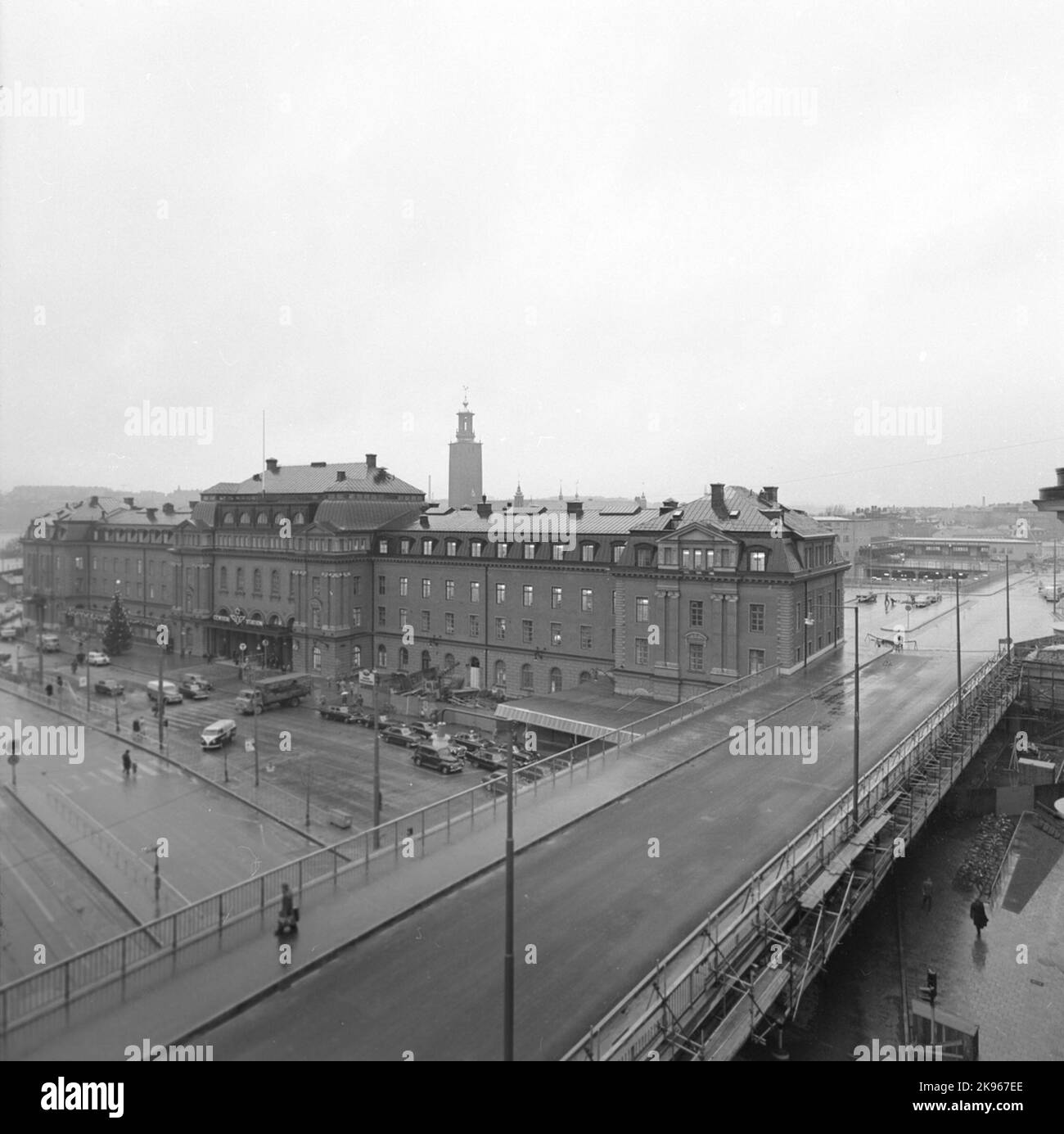 Major train station Black and White Stock Photos & Images - Alamy