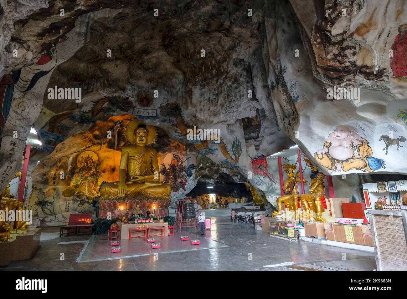 Ipoh, Malaysia - October 2022: Views of the Perak Tong Temple, Chinese ...