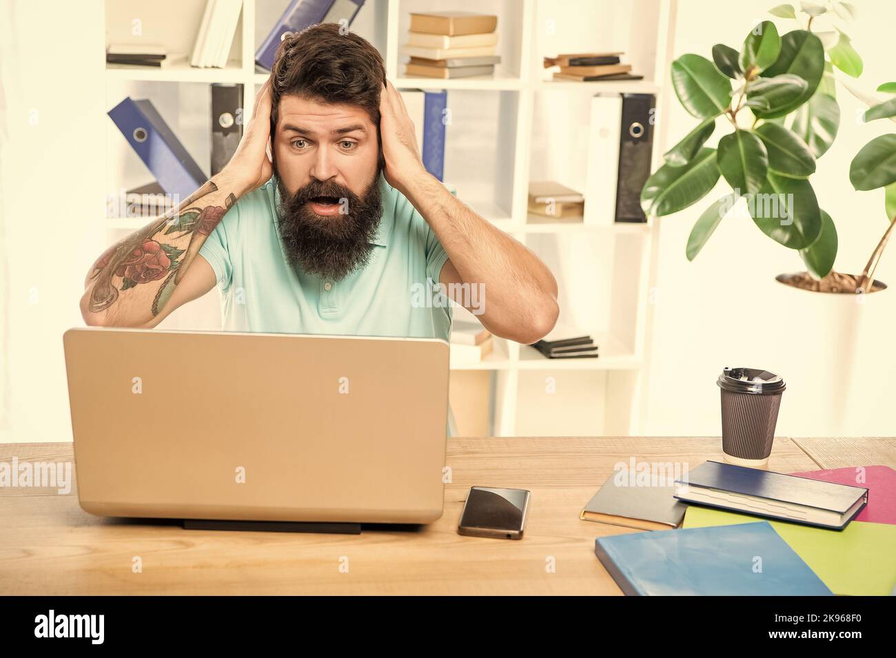 Dropped laptop hi-res stock photography and images - Alamy