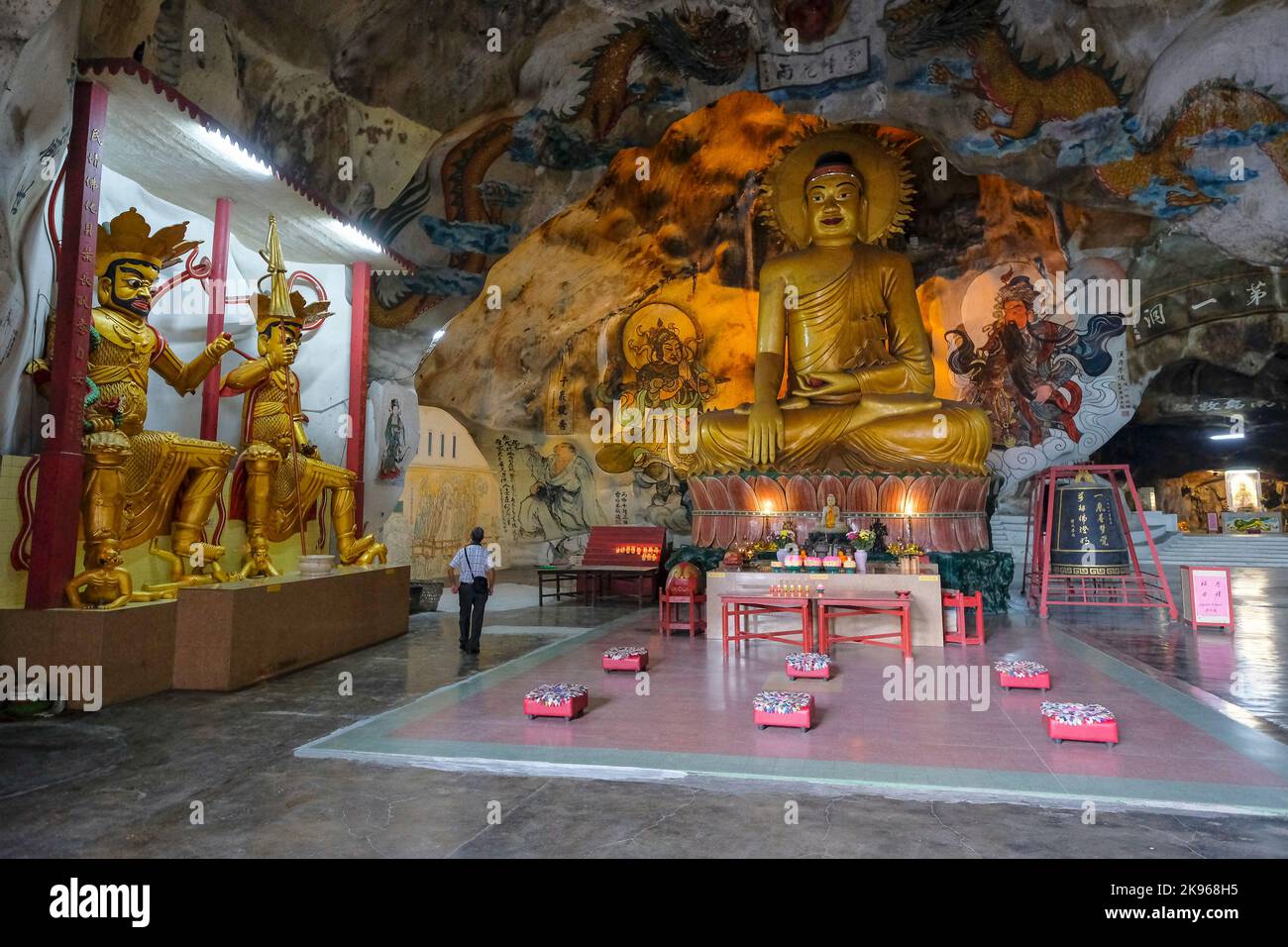 Ipoh, Malaysia - October 2022: Views of the Perak Tong Temple, Chinese ...