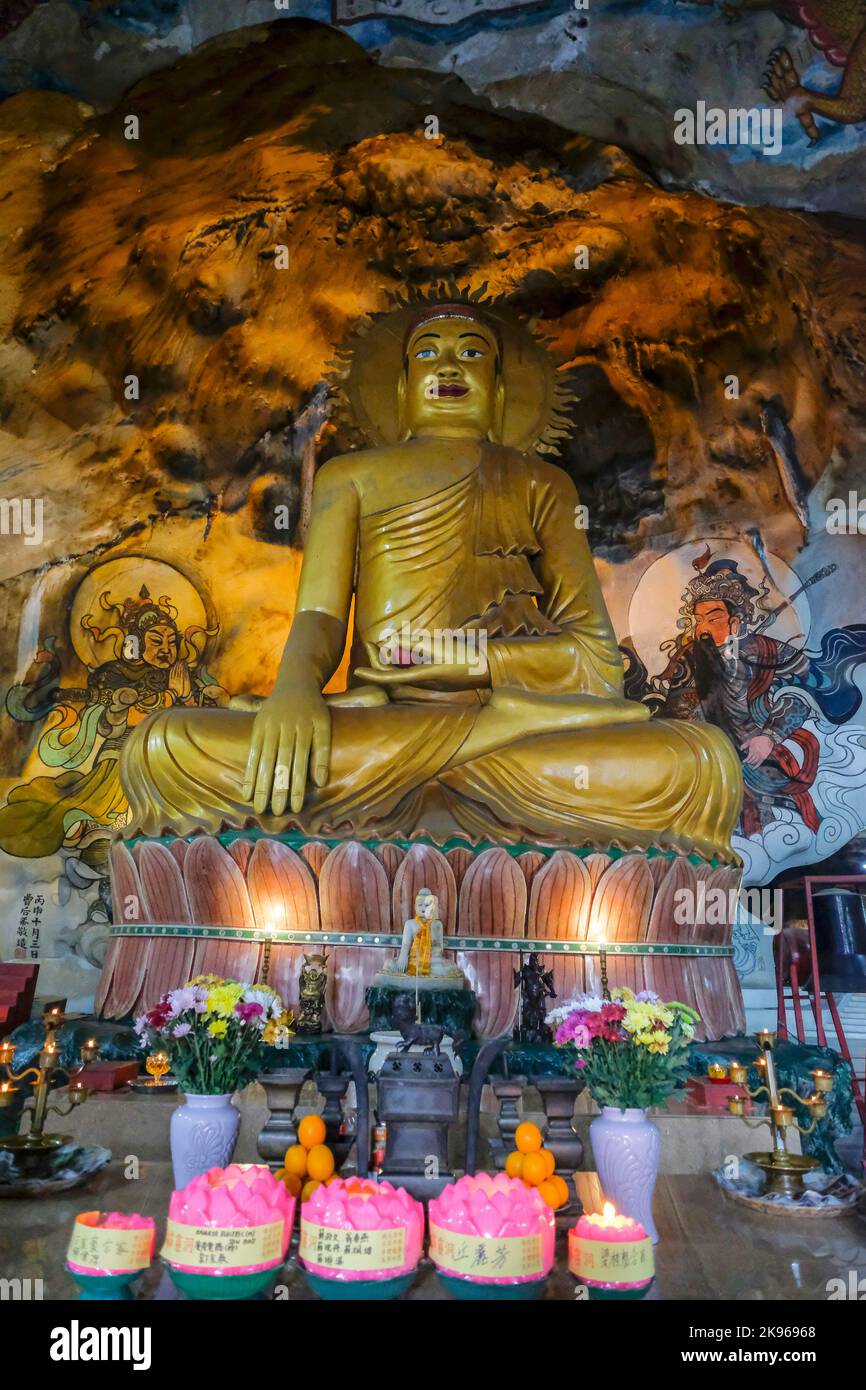 Ipoh, Malaysia - October 2022: Views of the Perak Tong Temple, Chinese ...