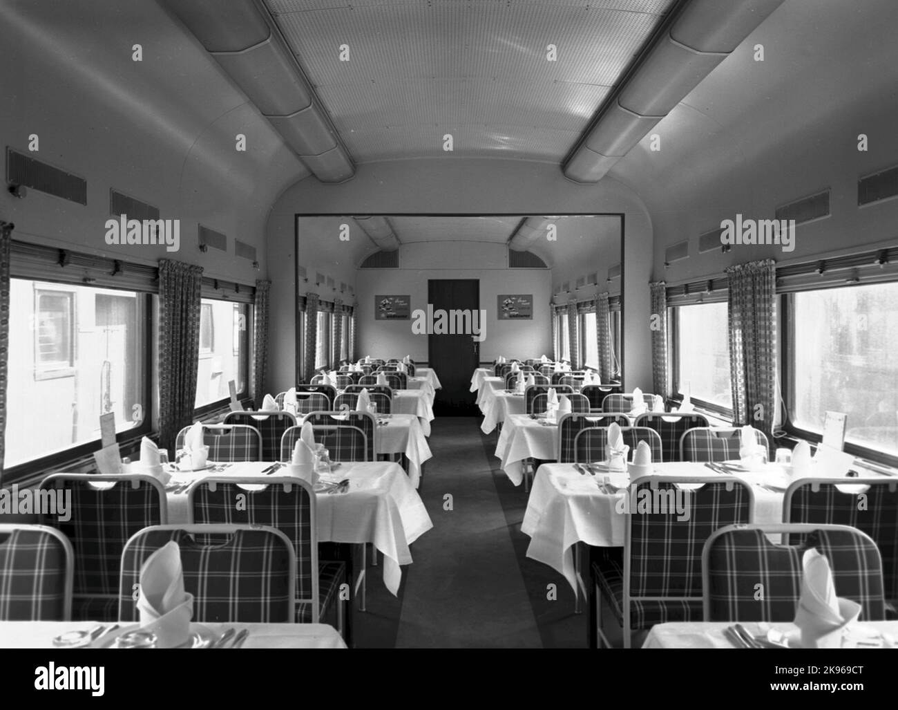 State railways, SJ R03 Restaurant wagon with extras and waiters at work ...