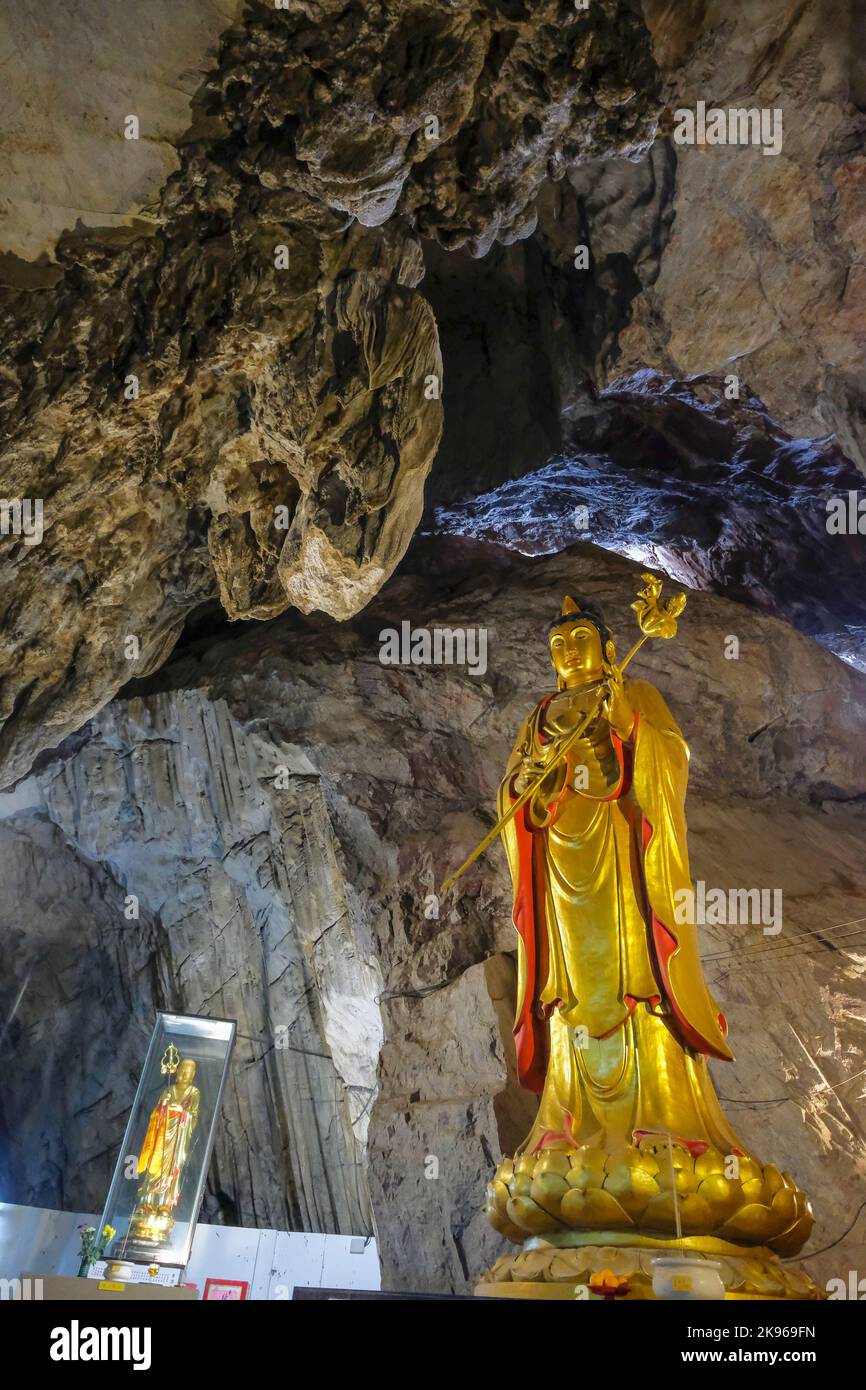 Ipoh, Malaysia - October 2022: Views of the Perak Tong Temple, Chinese ...