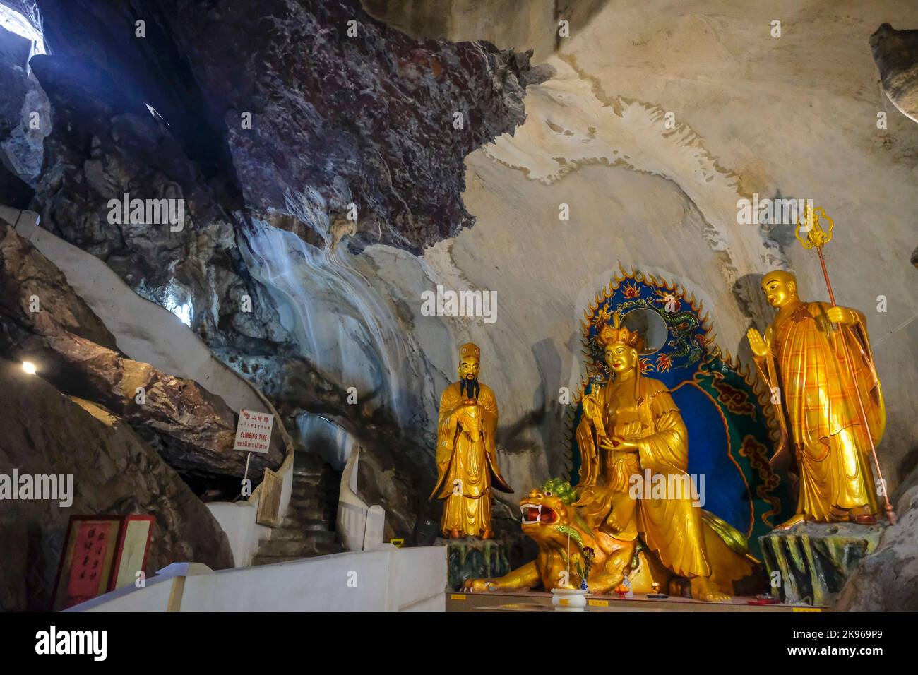 Ipoh, Malaysia - October 2022: Views of the Perak Tong Temple, Chinese ...