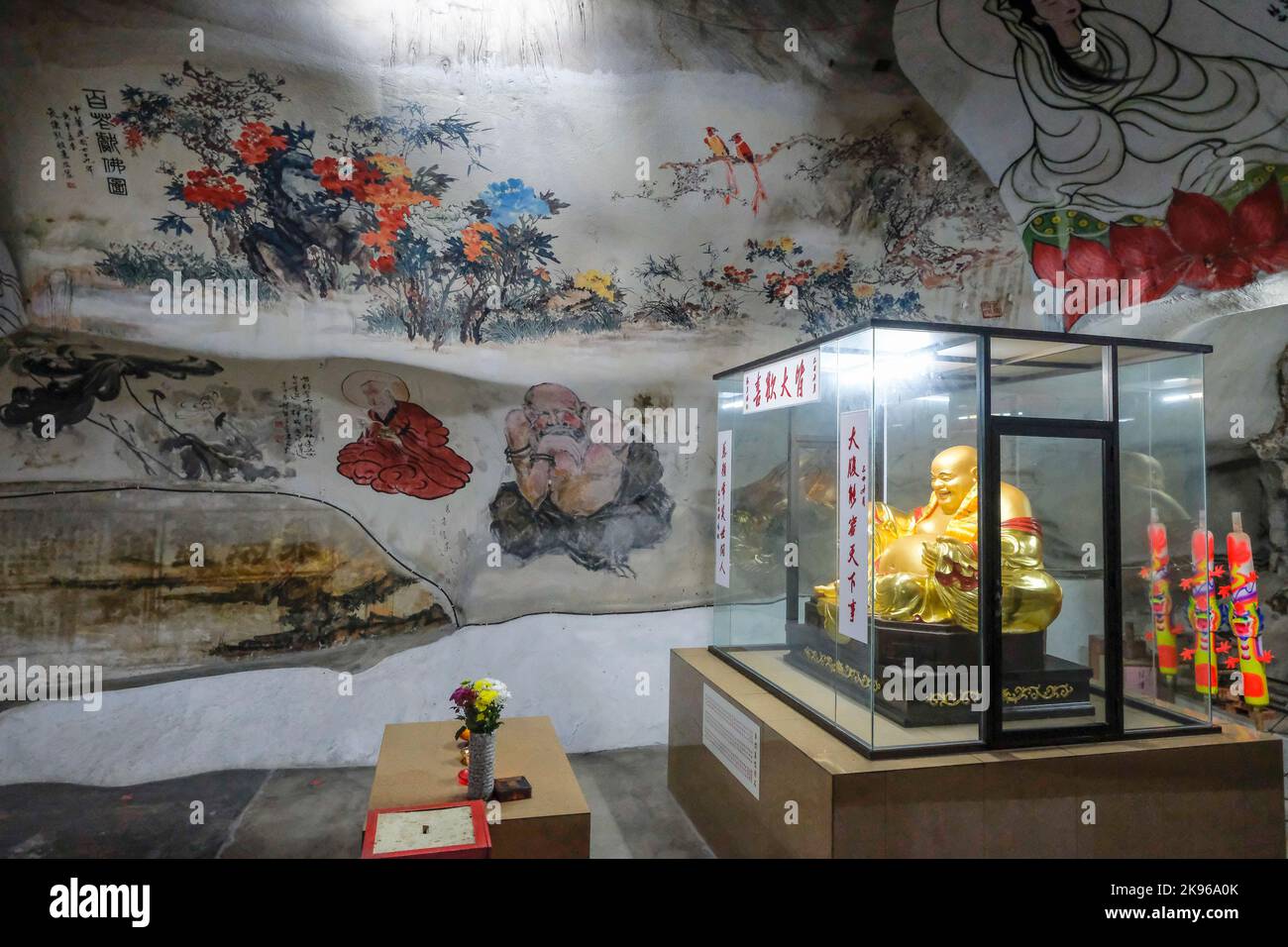Ipoh, Malaysia - October 2022: Views of the Perak Tong Temple, Chinese ...