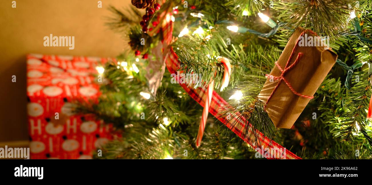 Christmas present tree decorations with tied bow Stock Photo - Alamy