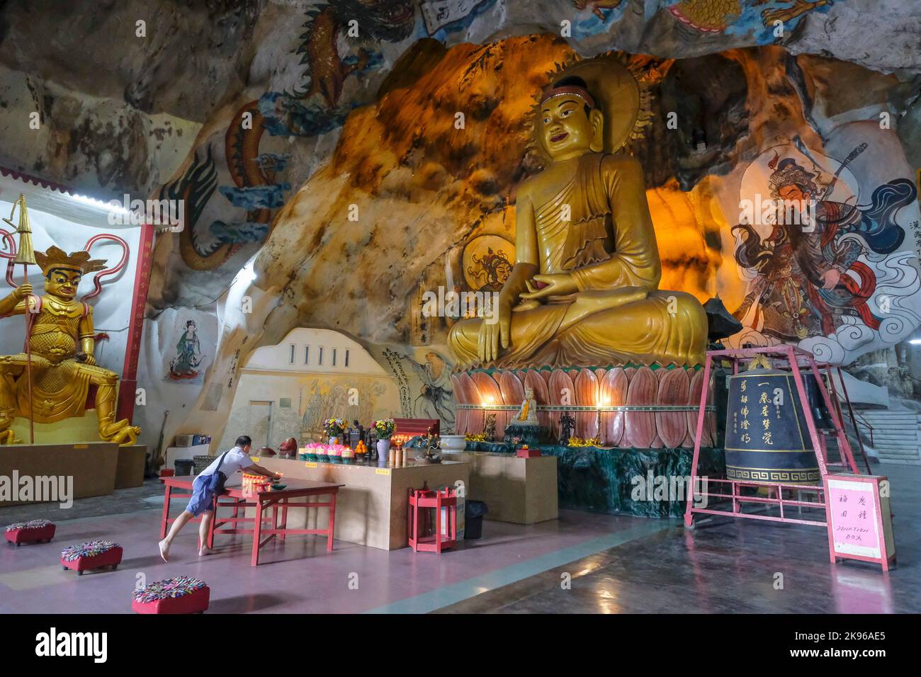 Ipoh, Malaysia - October 2022: Views of the Perak Tong Temple, Chinese ...