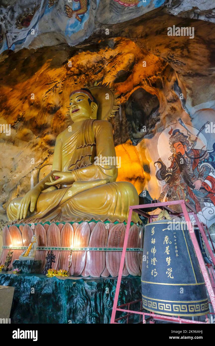 Ipoh, Malaysia - October 2022: Views of the Perak Tong Temple, Chinese ...