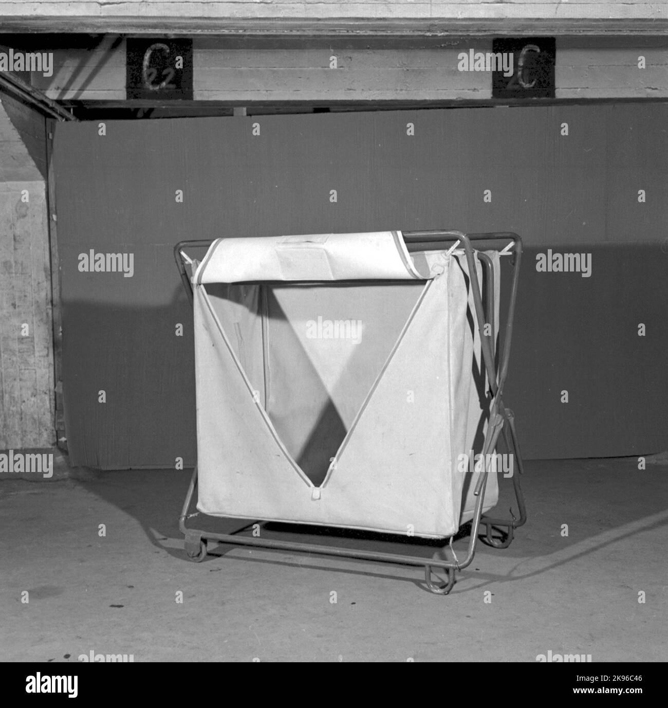 Trap box hi-res stock photography and images - Alamy