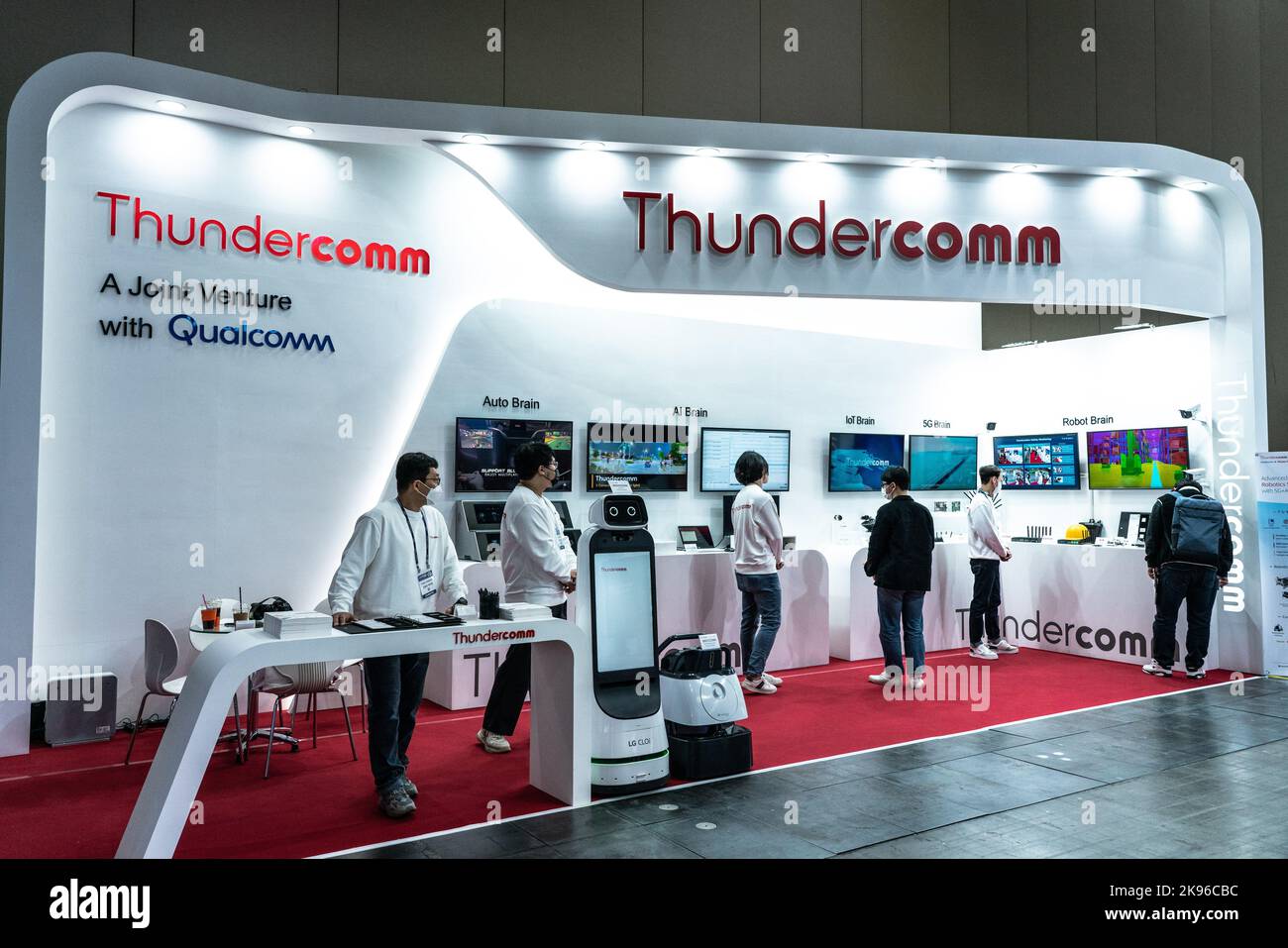 Thundercomm hi-res stock photography and images - Alamy