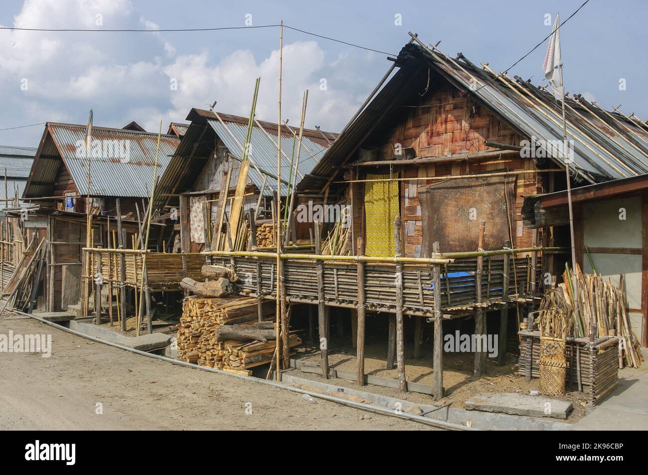 Apatani architecture hi-res stock photography and images - Alamy