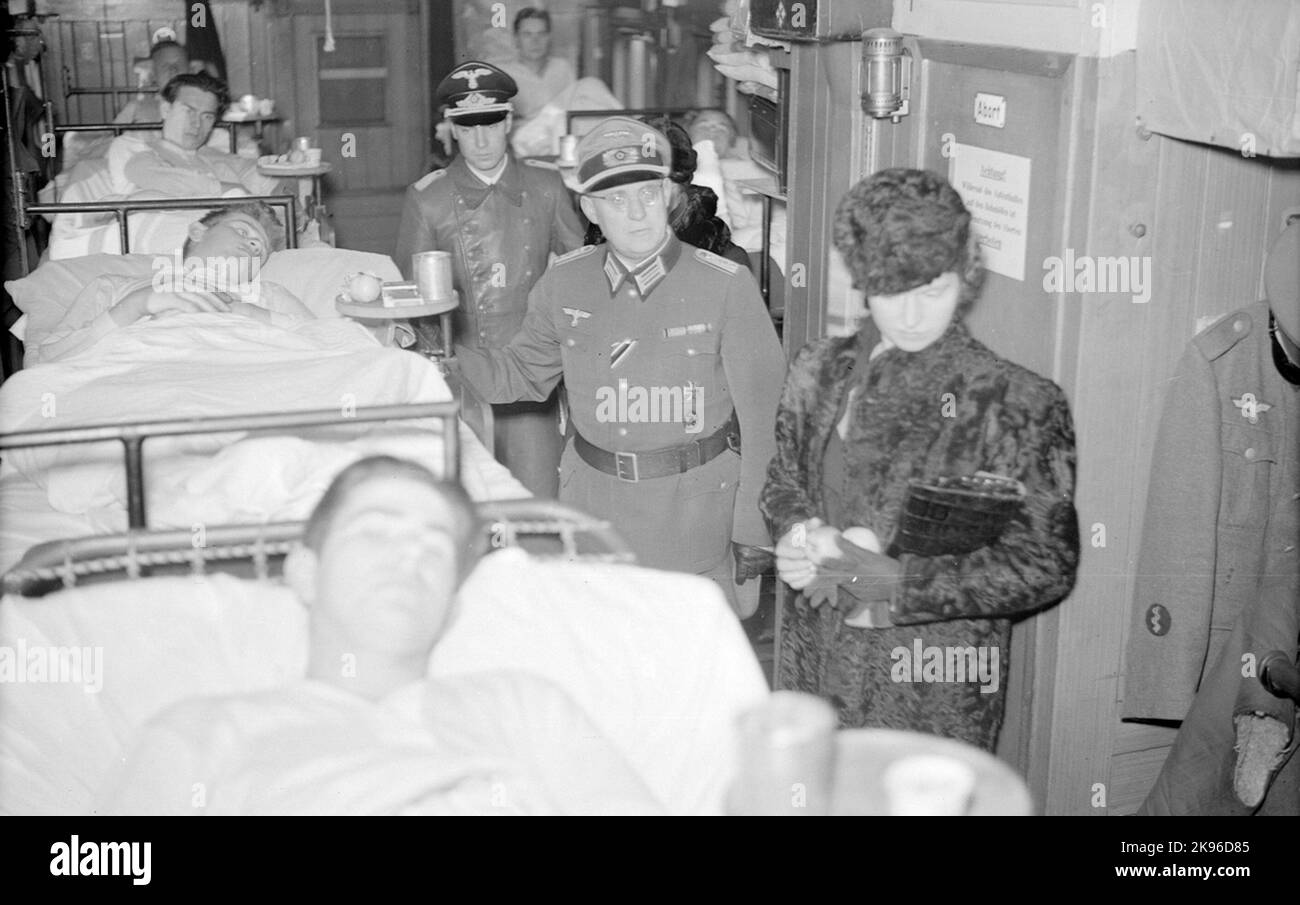 Princess Sibylla's visit to German hospital train in Krylbo November 13 ...