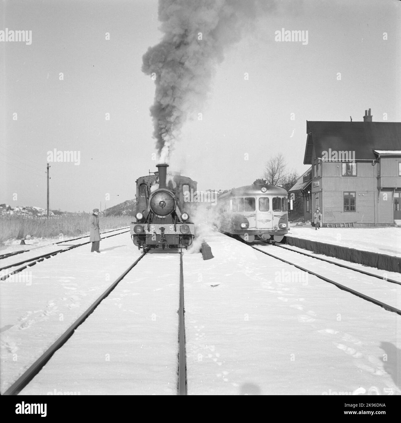 GSJ 5, train meeting.gsj, Gothenburg - Särö Railway Stock Photo - Alamy