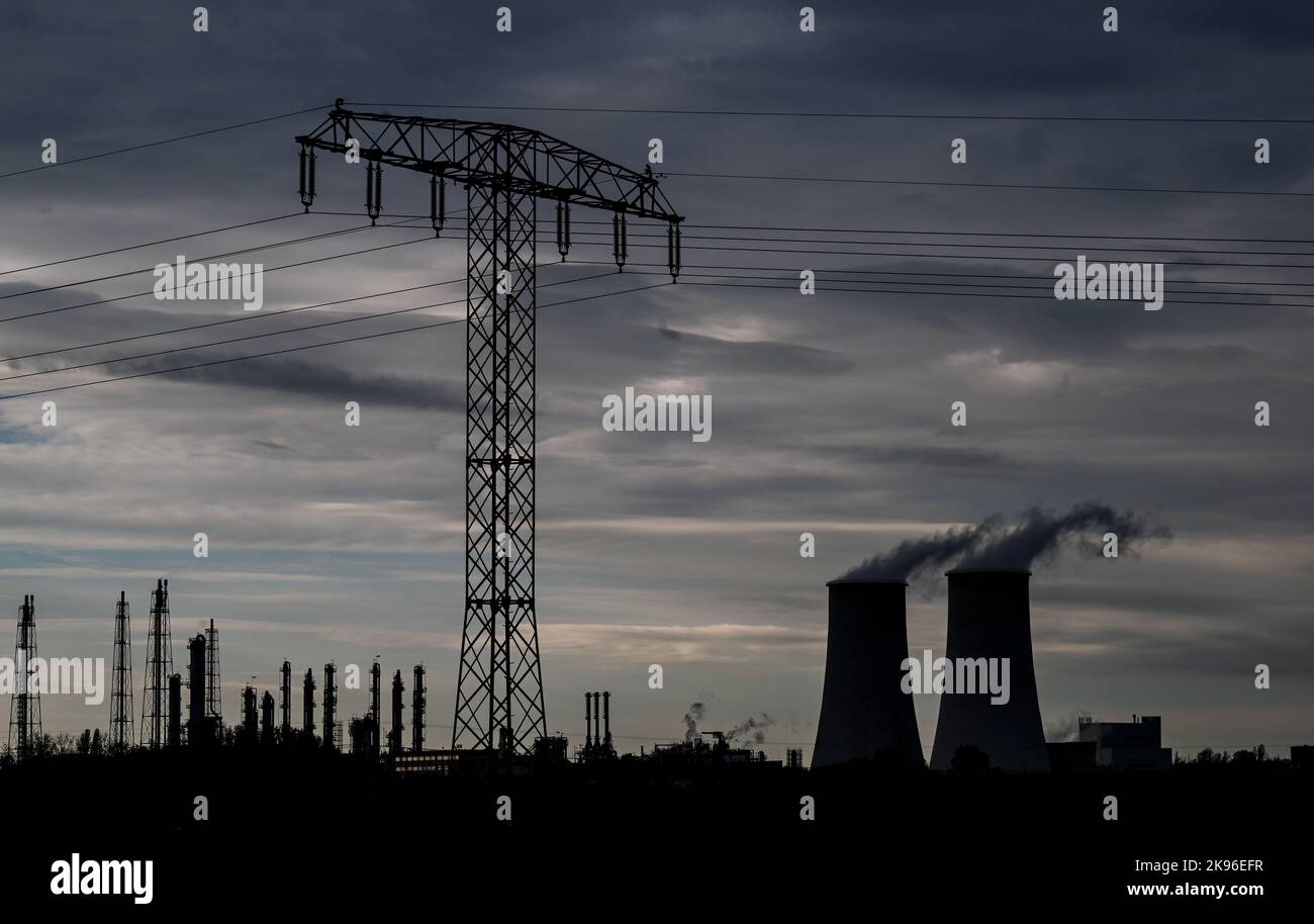 26-october-2022-saxony-anhalt-leuna-the-leuna-chemical-park-can-be