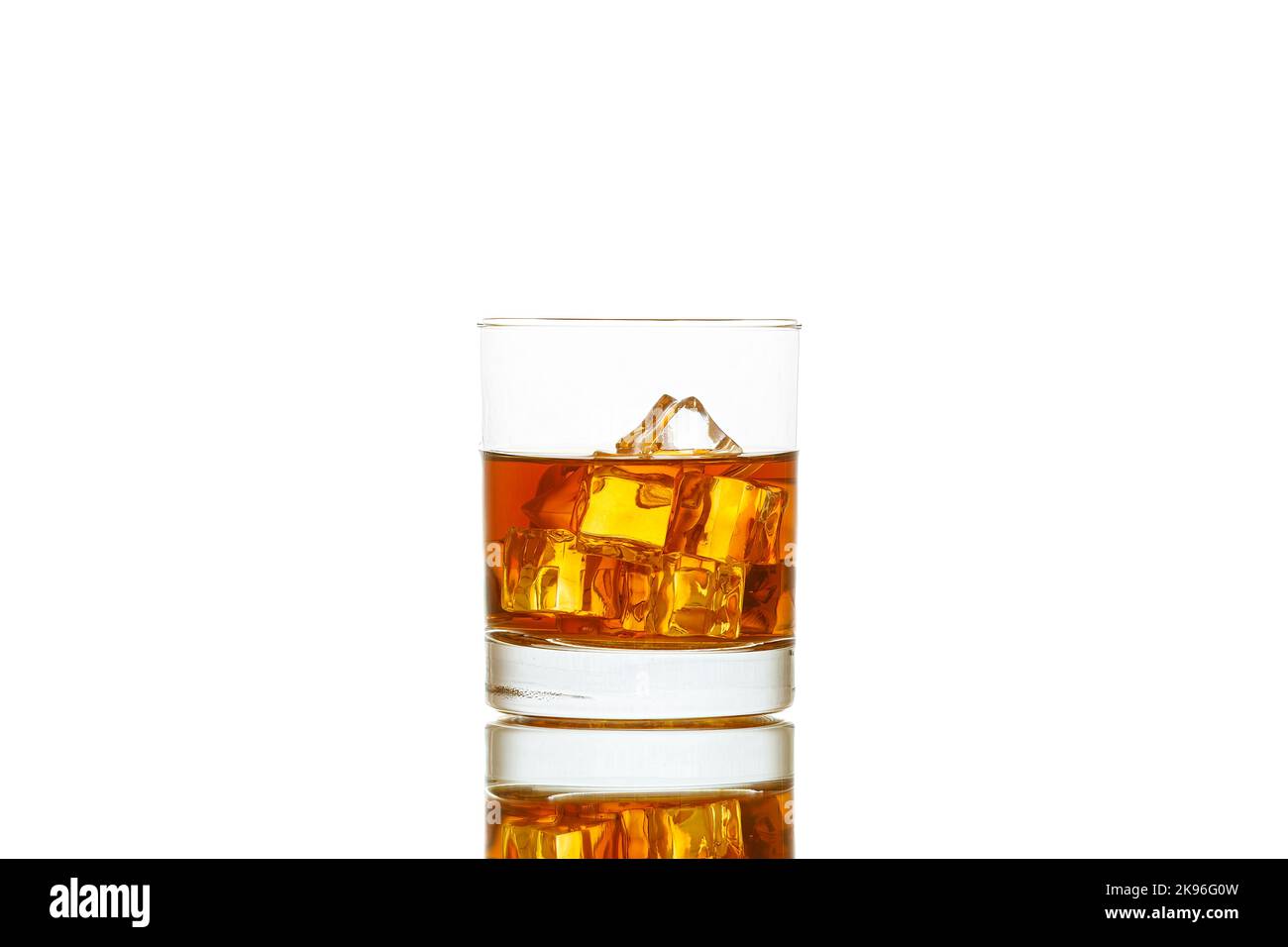 Whisky distillery scotland glasses hi-res stock photography and images ...