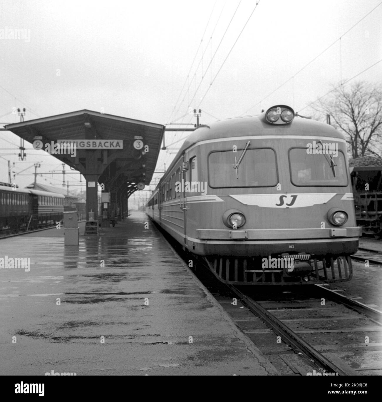 The State Railways, SJ Y0A2B 102 Also called the Paprika Train in ...