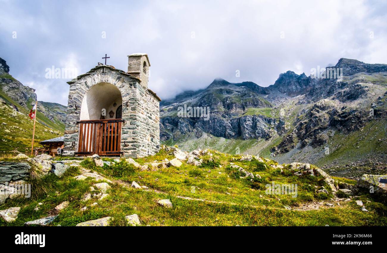 Blue ridge chapel hi-res stock photography and images - Alamy