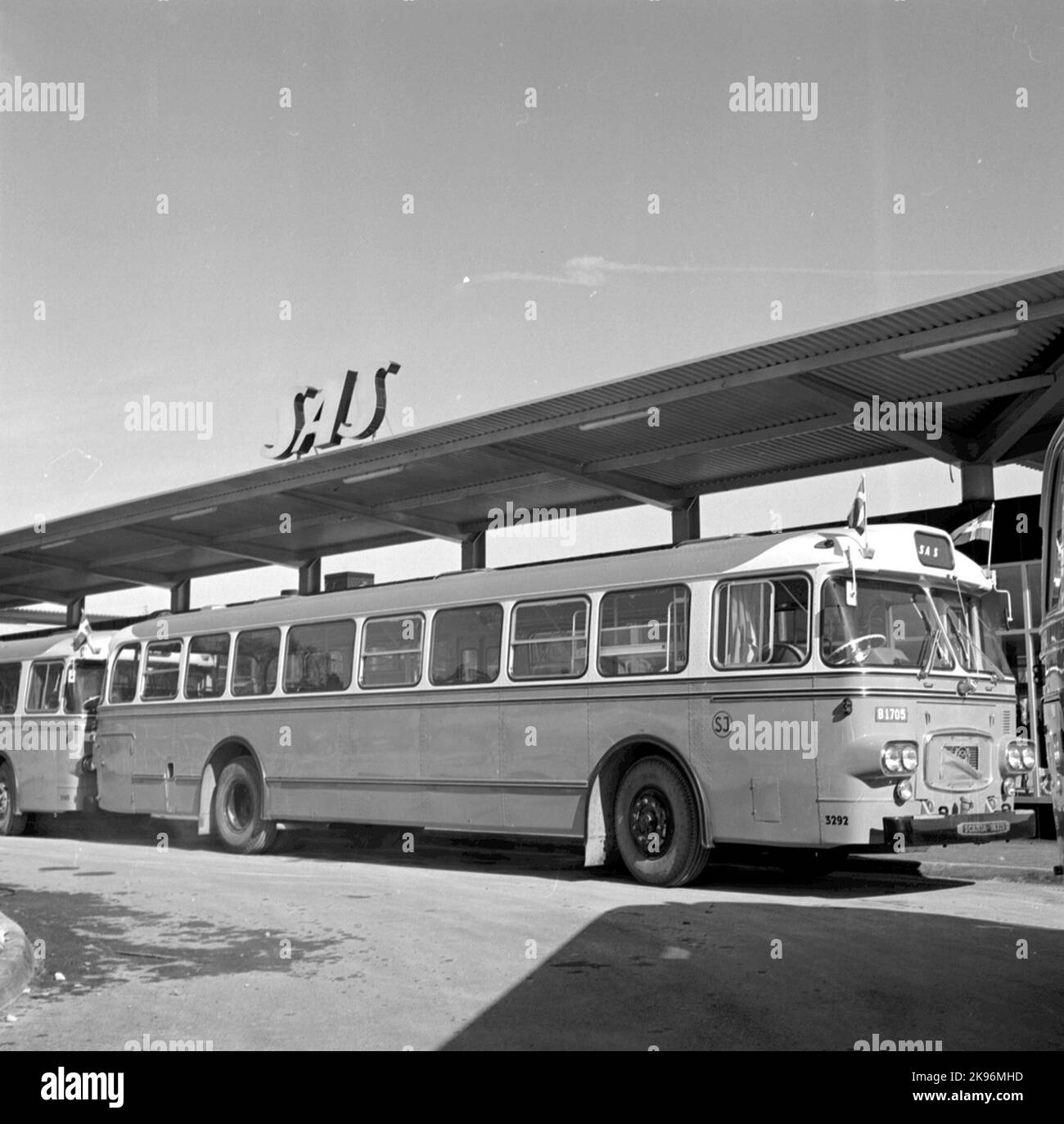 State Railways SJ Bus 3292. The SAS terminal at Haga, press show ...