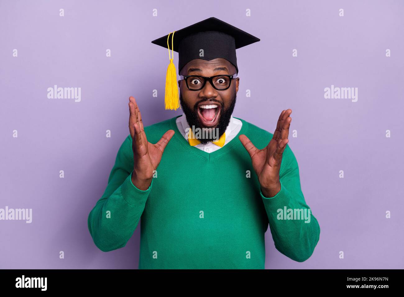 Portrait of astonished handsome guy raise opened hands open mouth ...