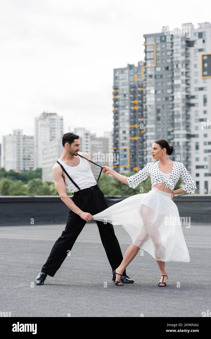 Positive dancing pair dance hi-res stock photography and images - Alamy