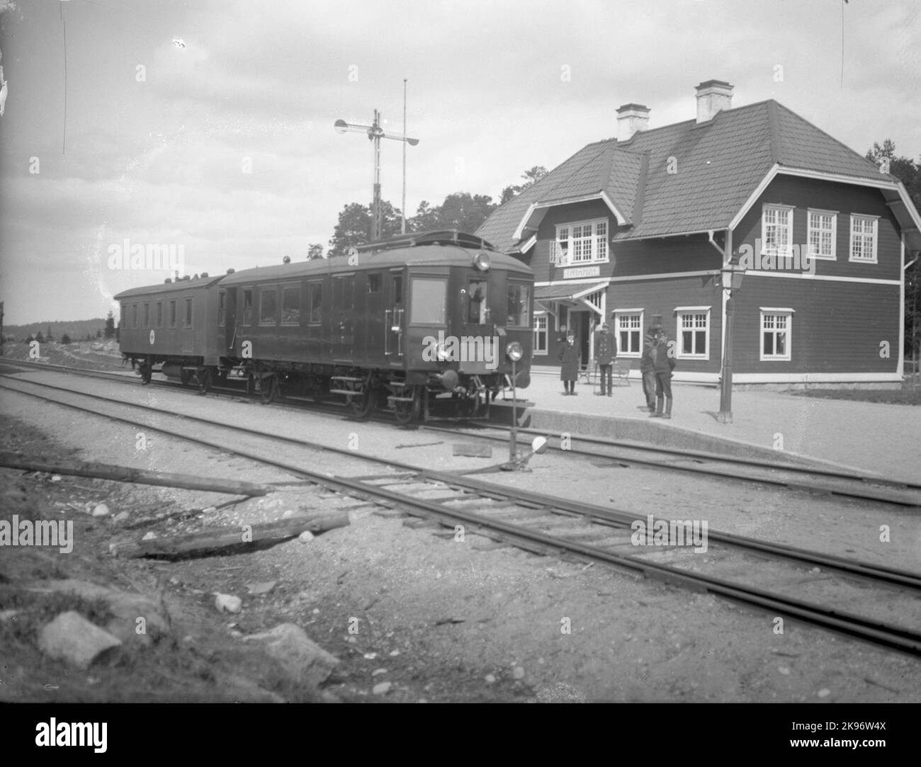 The State Railways, SJ X1/CF1 2 test tour. The station was erected in ...