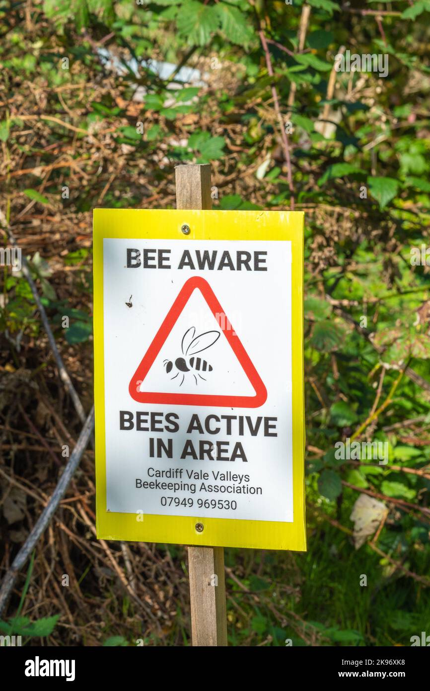 Bee hive warning sign hi-res stock photography and images - Alamy