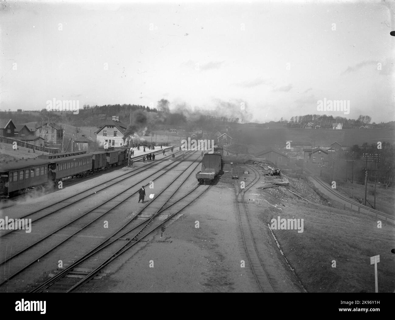 The SJ station was built in 1905. Stationshuset, on two floors in stone ...