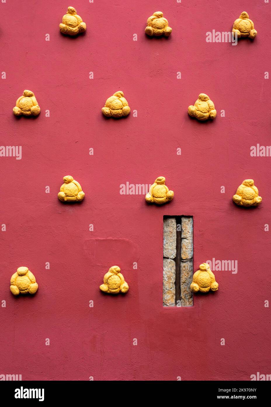 Detail of bread figures on the façade of the Dalí Theatre-Museum in the ...