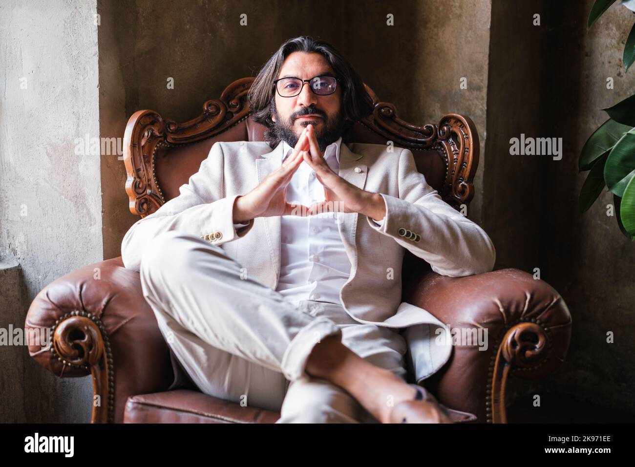 Powerful posture hi-res stock photography and images - Alamy