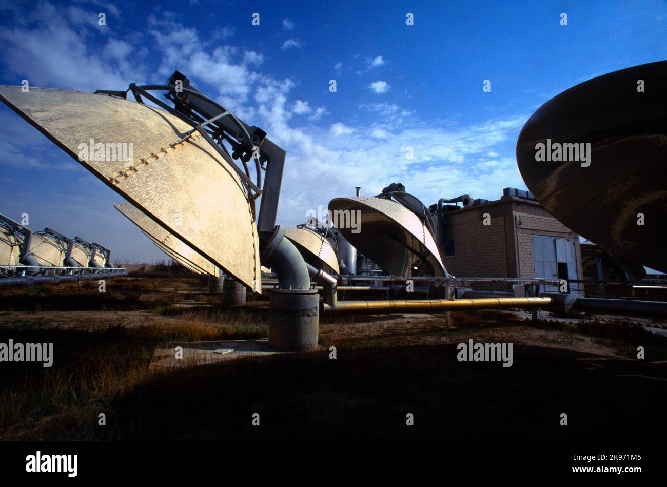 Parabolic Dish Reflectors Experimental Solar Research Station in Kuwait ...