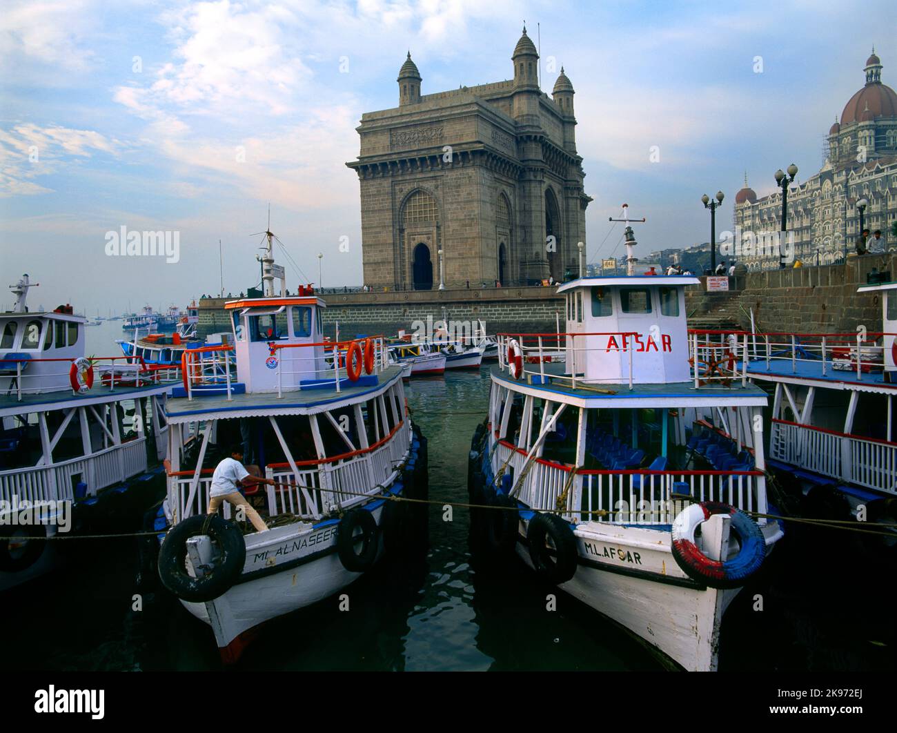 Mumbai (Formerly Bombay ) India Gateway Of India Monument to ...