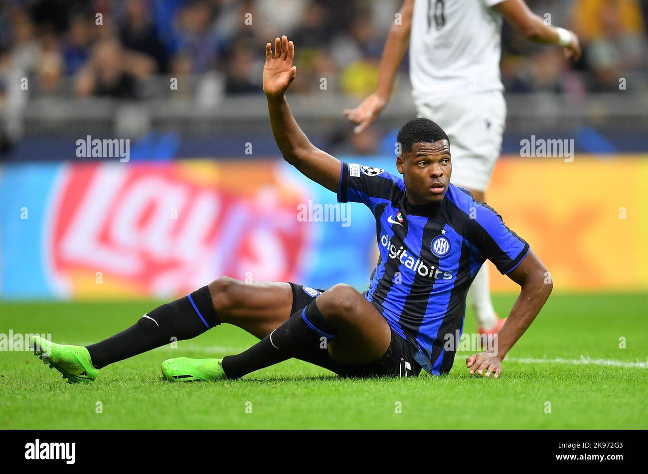 Denzel dumfries october 2022 hi-res stock photography and images - Alamy