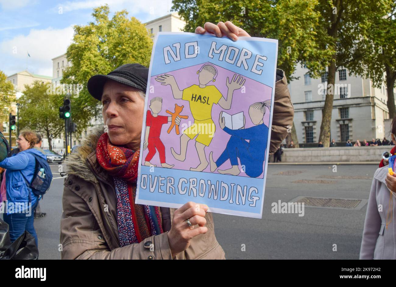 Temporary accommodation uk protest hi-res stock photography and images ...
