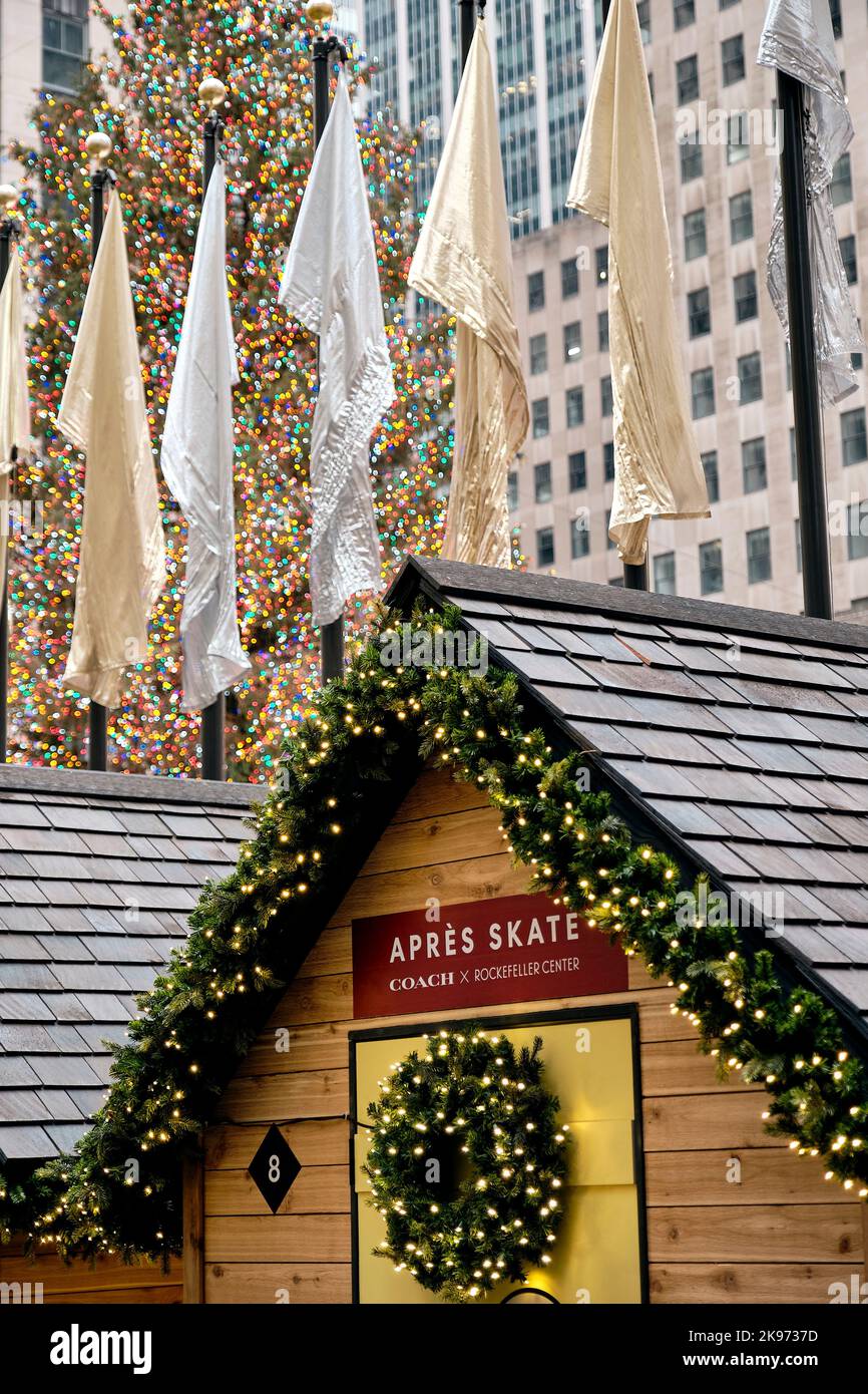 A vertical shot of Rockefeller Center Christmas decorations in ...